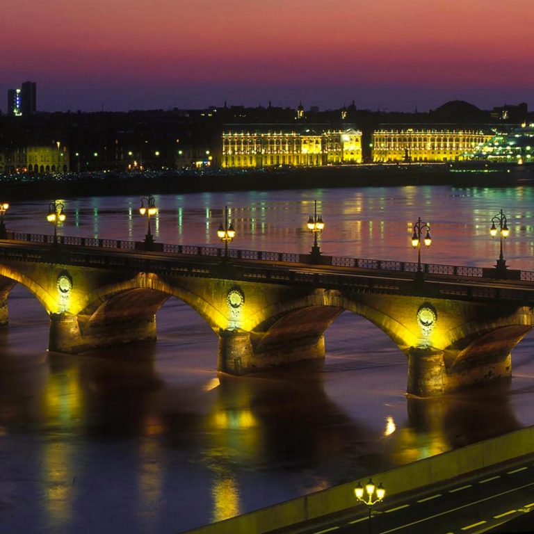 Classic Landmarks of Bordeaux - Bordeaux Walking Tours